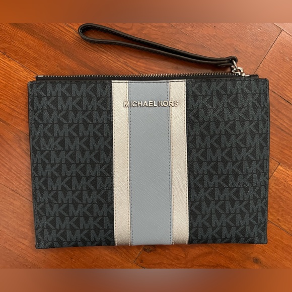 Bags | Michael Kors Wristlet | Poshmark